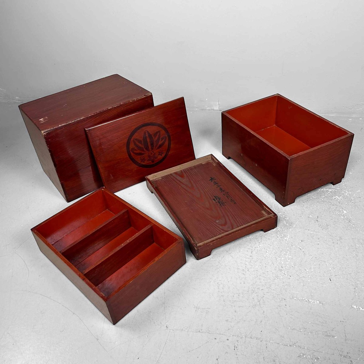 Jubako with Urushi Lacquer and Kamon, Japan, 1920s for sale at Pamono