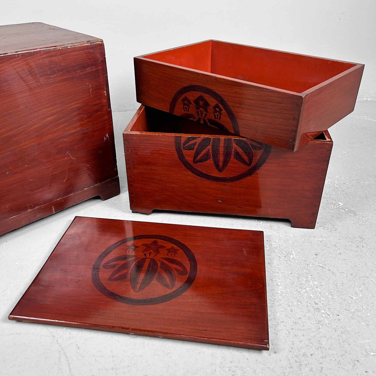 Jubako with Urushi Lacquer and Kamon, Japan, 1920s for sale at Pamono