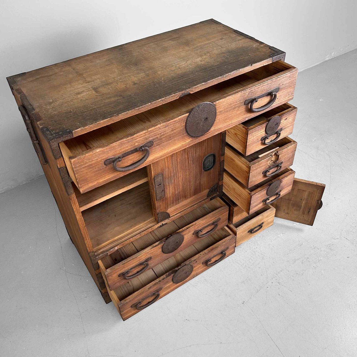 Japanese Traditional Tansu Storage Cabinet, 1890s for sale at Pamono