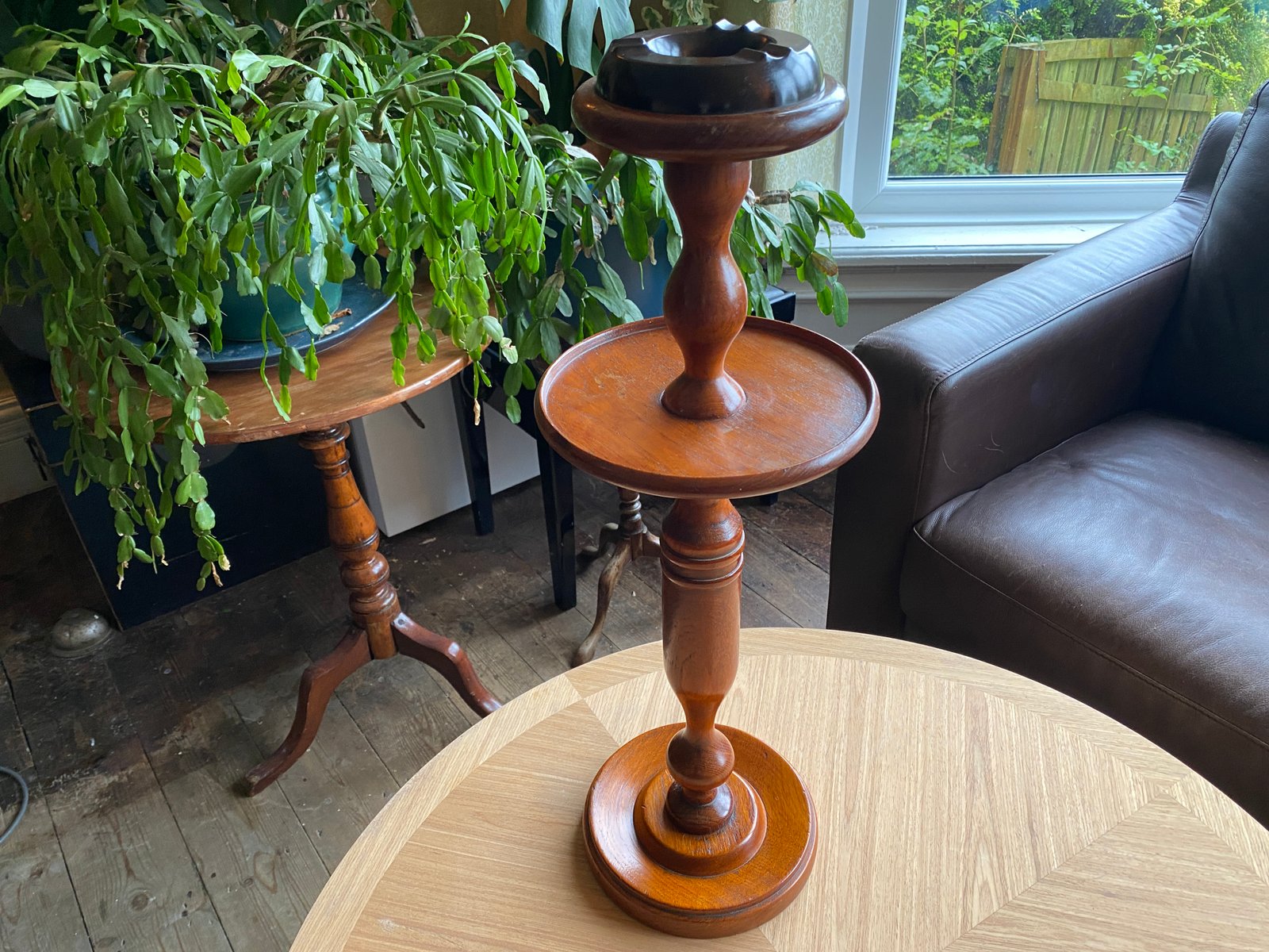 Vintage English Turned Wood 2 Tier Smokers Stand with Bakelite Ashtray ...