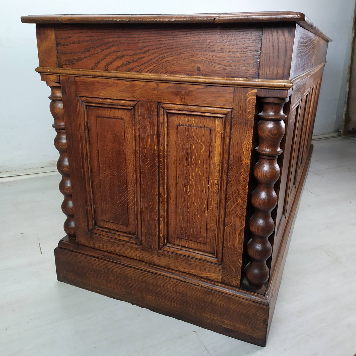 Trade Bench with Oak Drawers for sale at Pamono