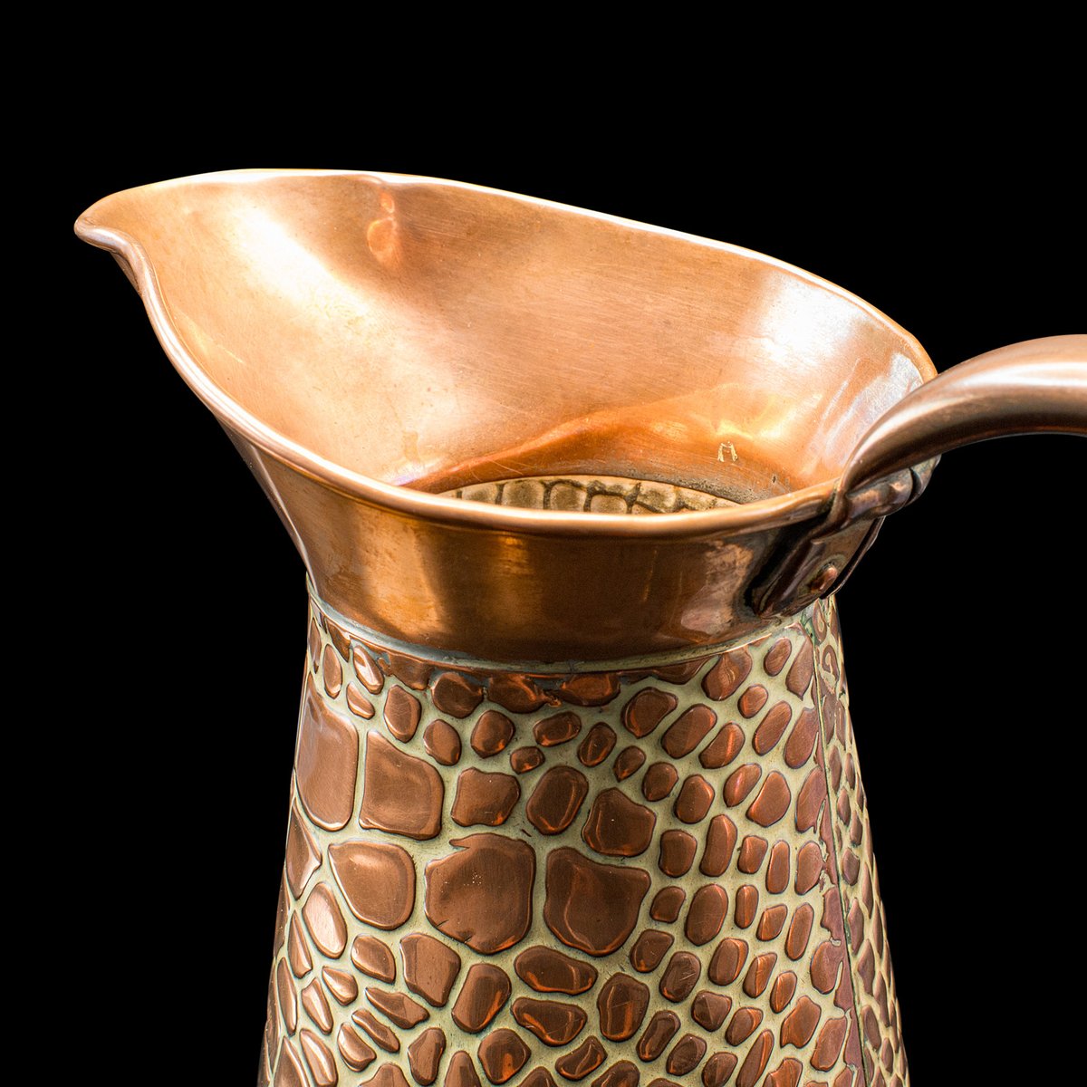 Arts & Crafts English Copper Pouring Jug, 1890s for sale at Pamono