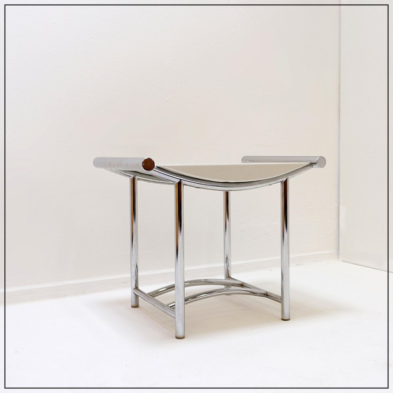 Tubular Chrome Side Table for sale at Pamono