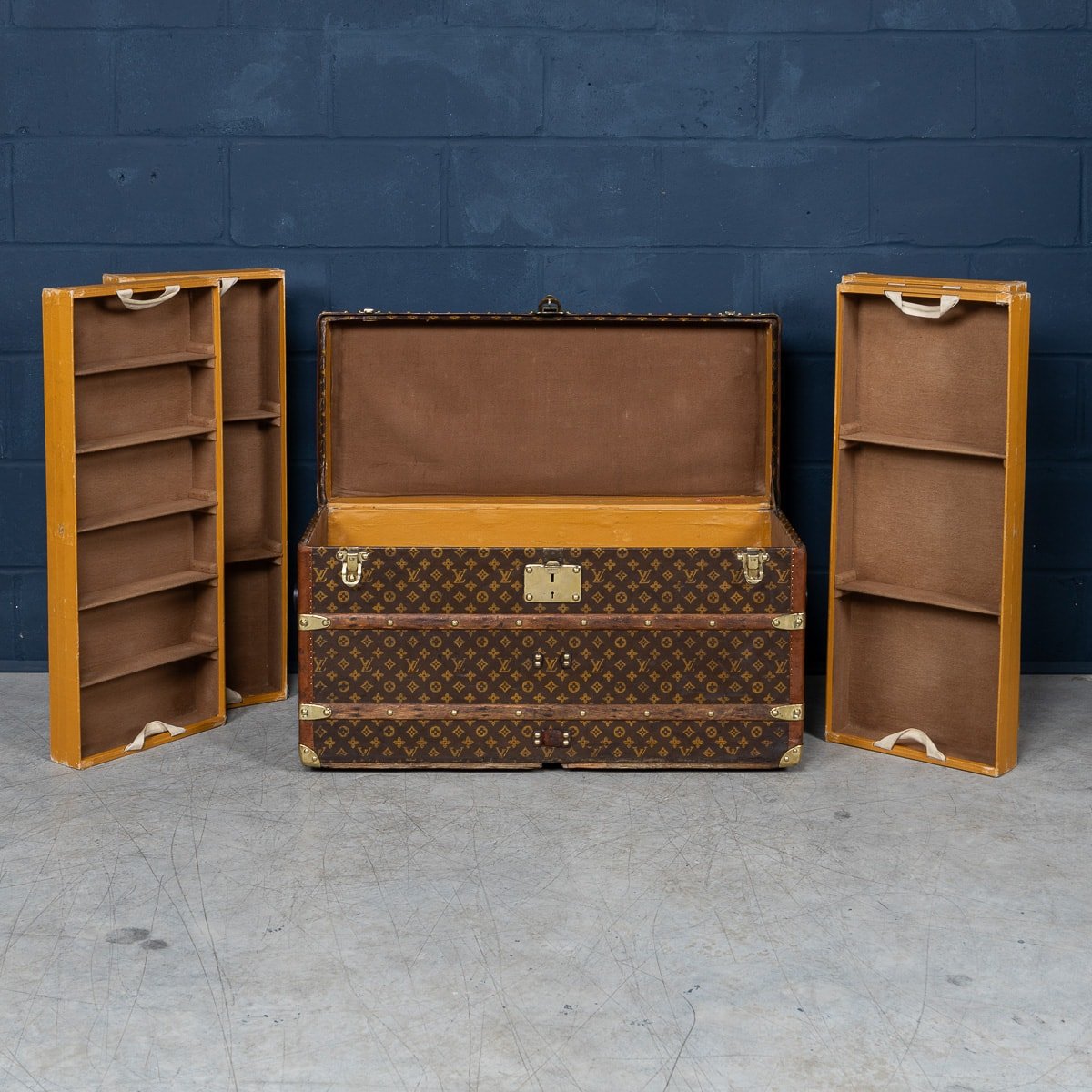 Vintage French Shoe Trunk from Louis Vuitton, 1930 for sale at Pamono