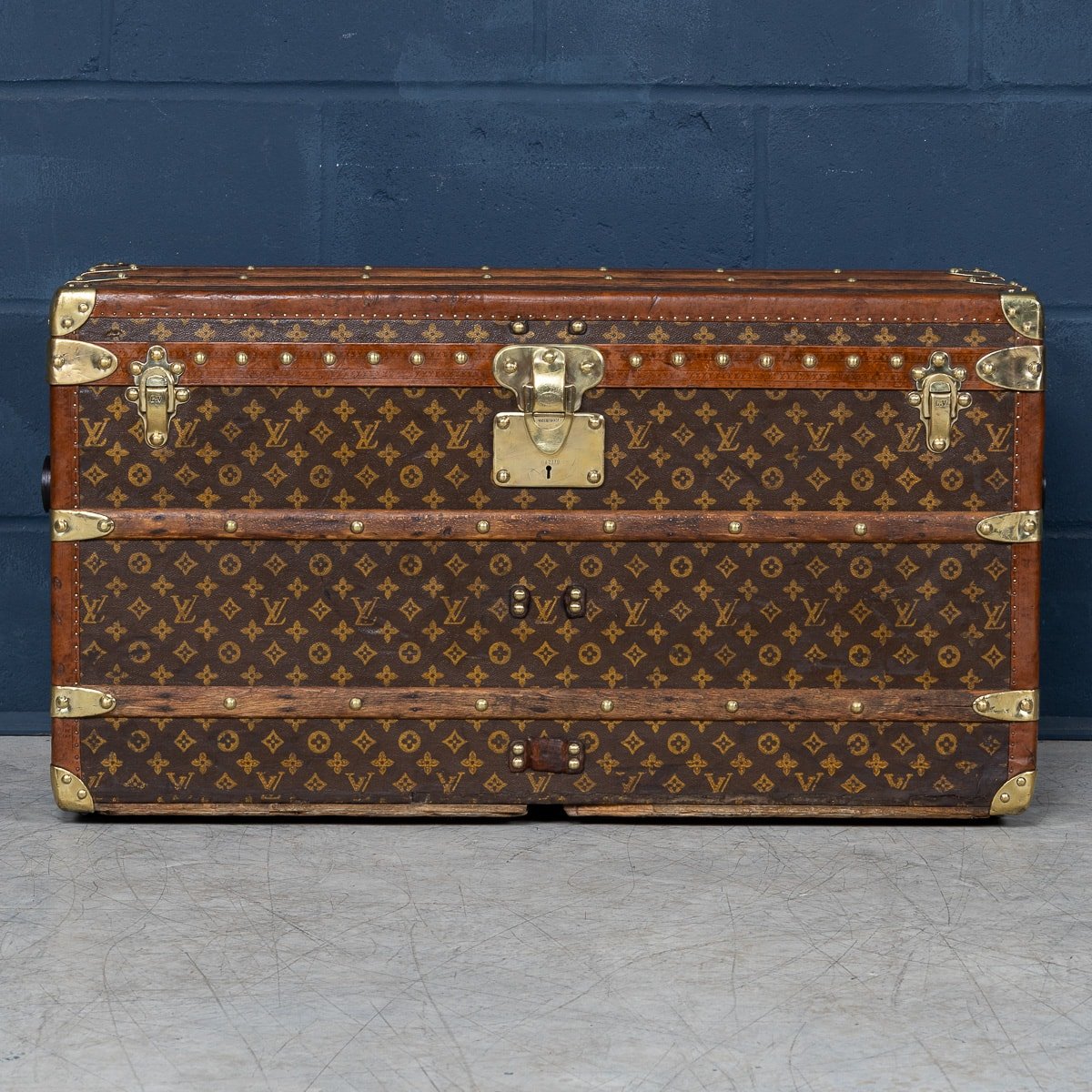 Vintage French Shoe Trunk from Louis Vuitton, 1930 for sale at Pamono
