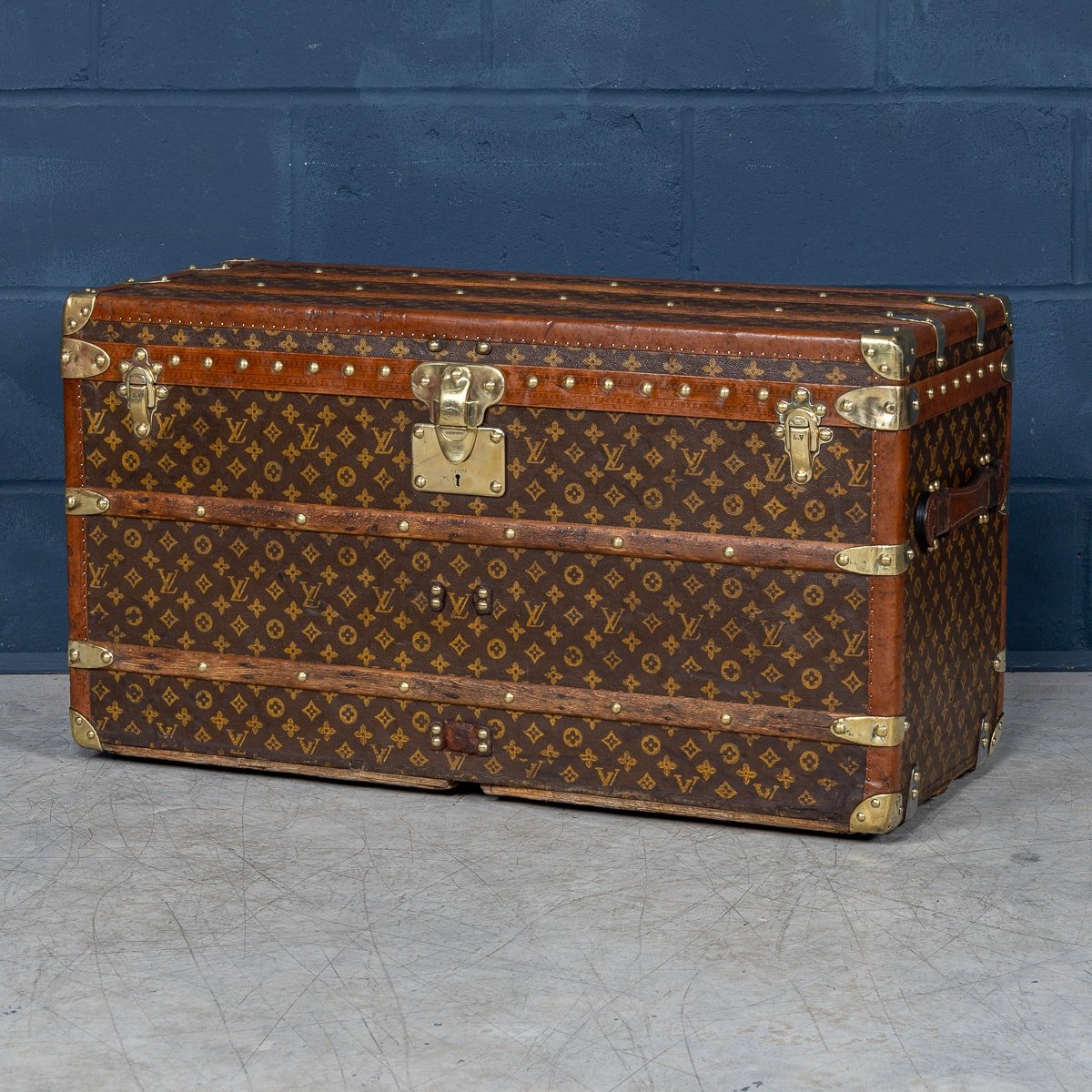 Vintage French Shoe Trunk from Louis Vuitton, 1930 for sale at Pamono