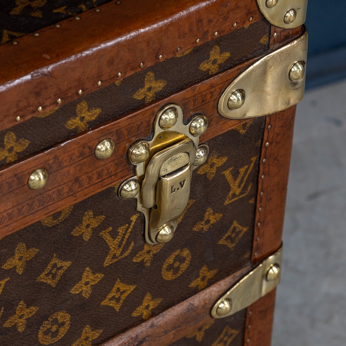 Vintage French Shoe Trunk from Louis Vuitton, 1930 for sale at Pamono