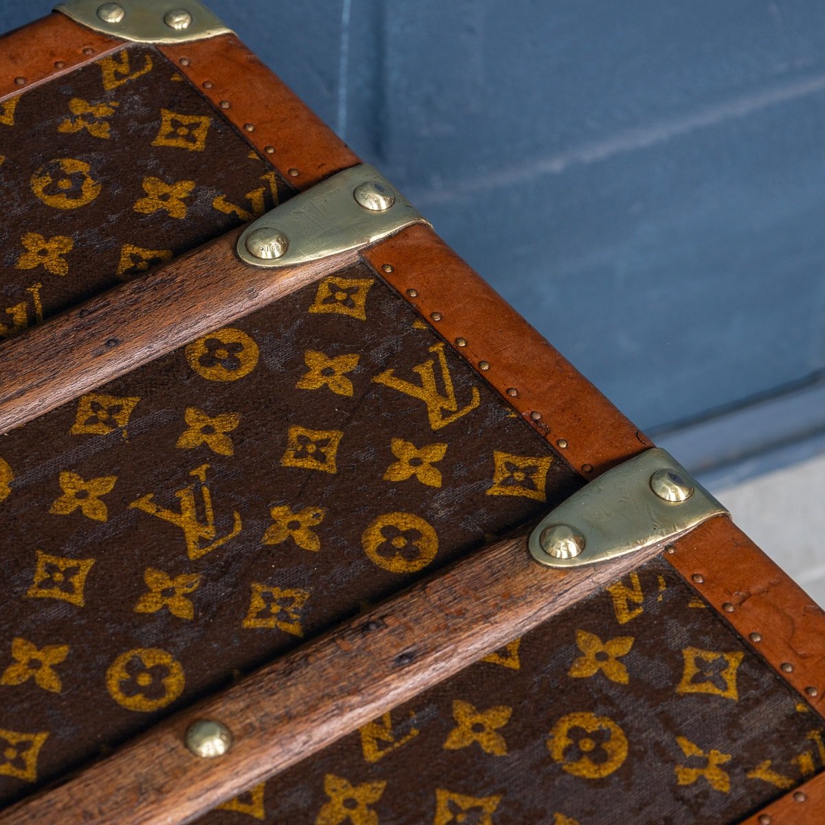 Vintage French Shoe Trunk from Louis Vuitton, 1930 for sale at Pamono