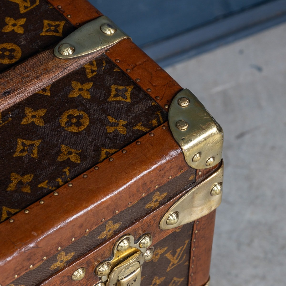 Vintage French Shoe Trunk from Louis Vuitton, 1930 for sale at Pamono