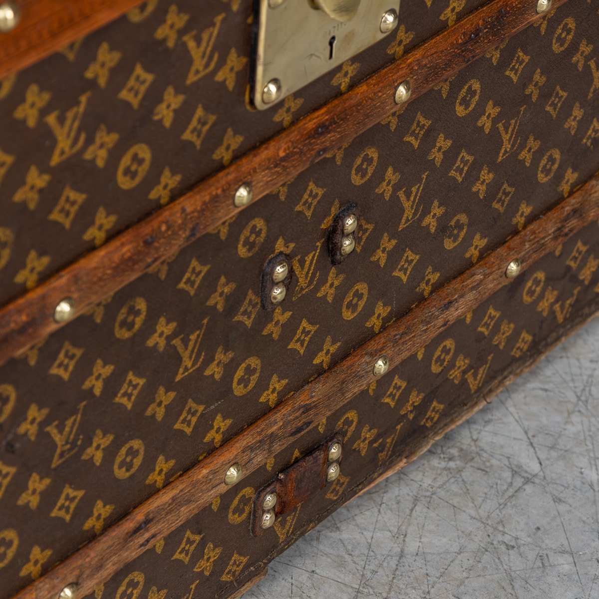 Vintage French Shoe Trunk from Louis Vuitton, 1930 for sale at Pamono