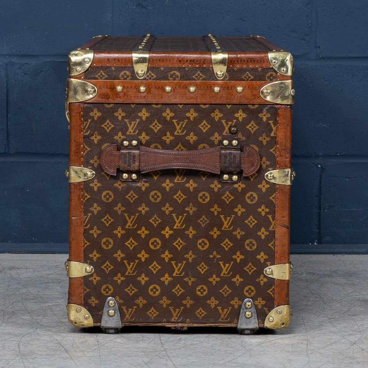Vintage French Shoe Trunk from Louis Vuitton, 1930 for sale at Pamono