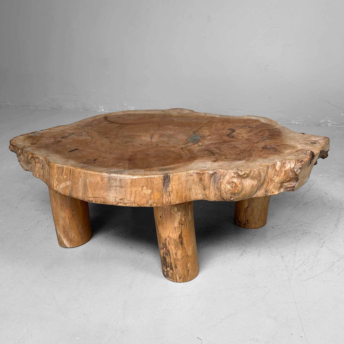 Japanese Log Table, 1950s for sale at Pamono