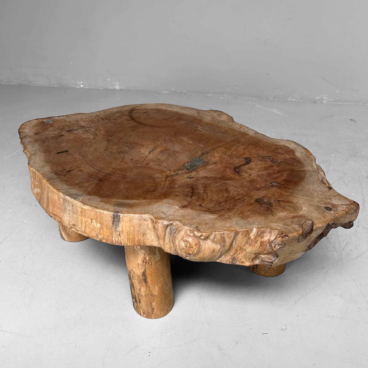 Japanese Log Table, 1950s for sale at Pamono