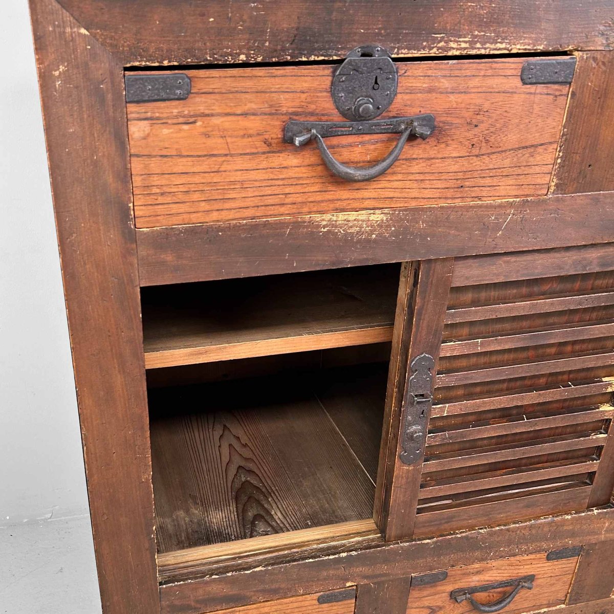 Japanese Traditional Tansu Storage Cabinet, 1890s for sale at Pamono
