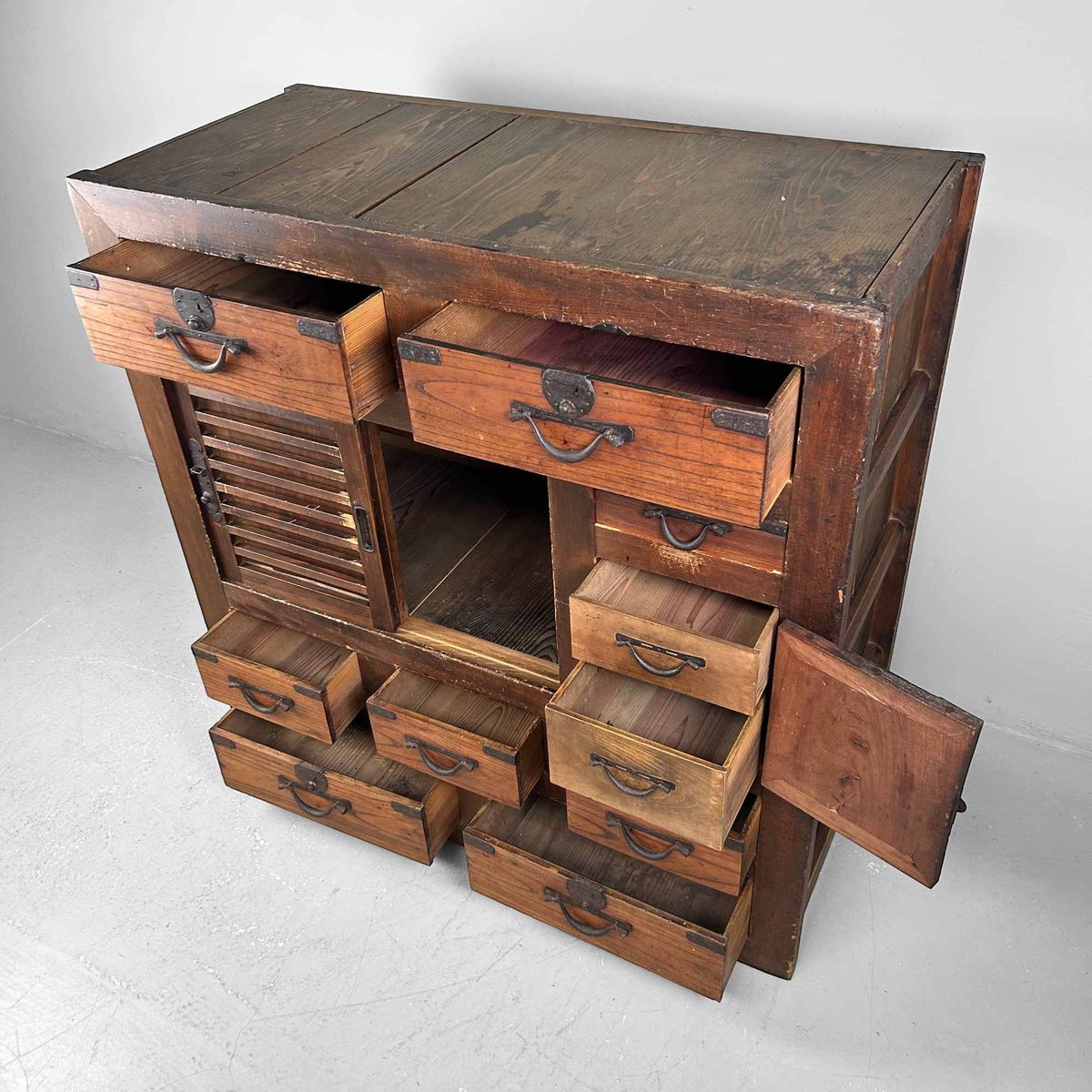 Japanese Traditional Tansu Storage Cabinet, 1890s for sale at Pamono