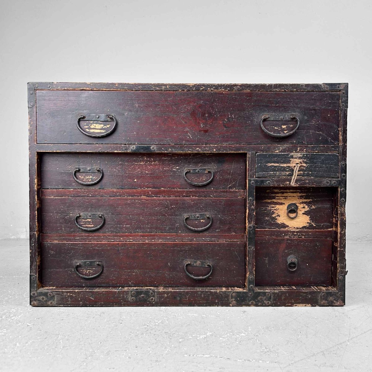 Japanese Traditional Tansu Storage Cabinet, 1890s for sale at Pamono