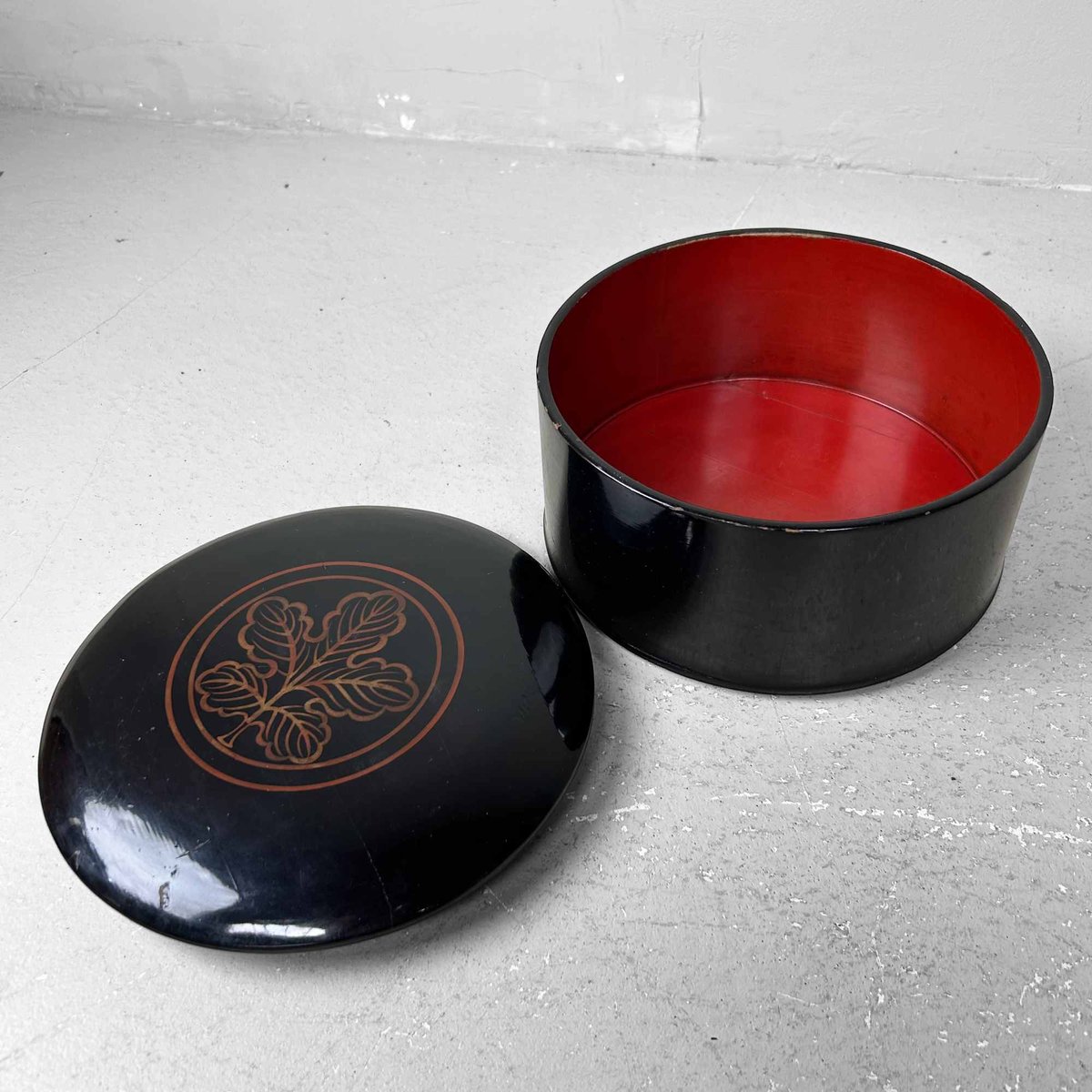 Japanese Urushi Chabako Tea Storage Box, 1920s for sale at Pamono
