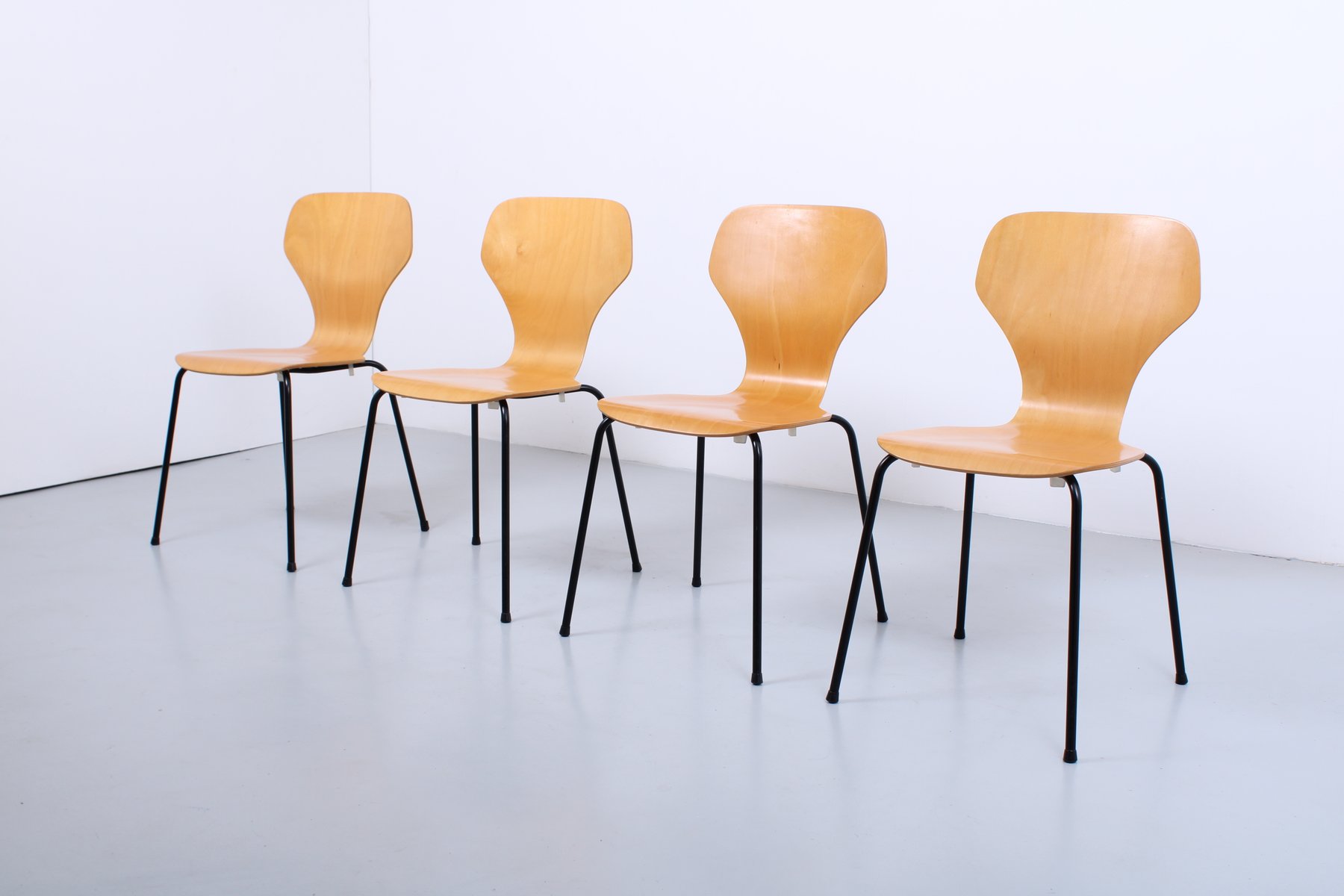 Beech Stacking Butterfly Chairs by Phoenix Denmark 1980s, Set of 4 for ...