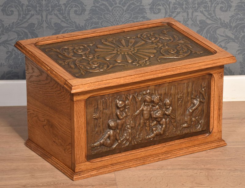 19th Centry Embosed Copper Slipper Box for sale at Pamono