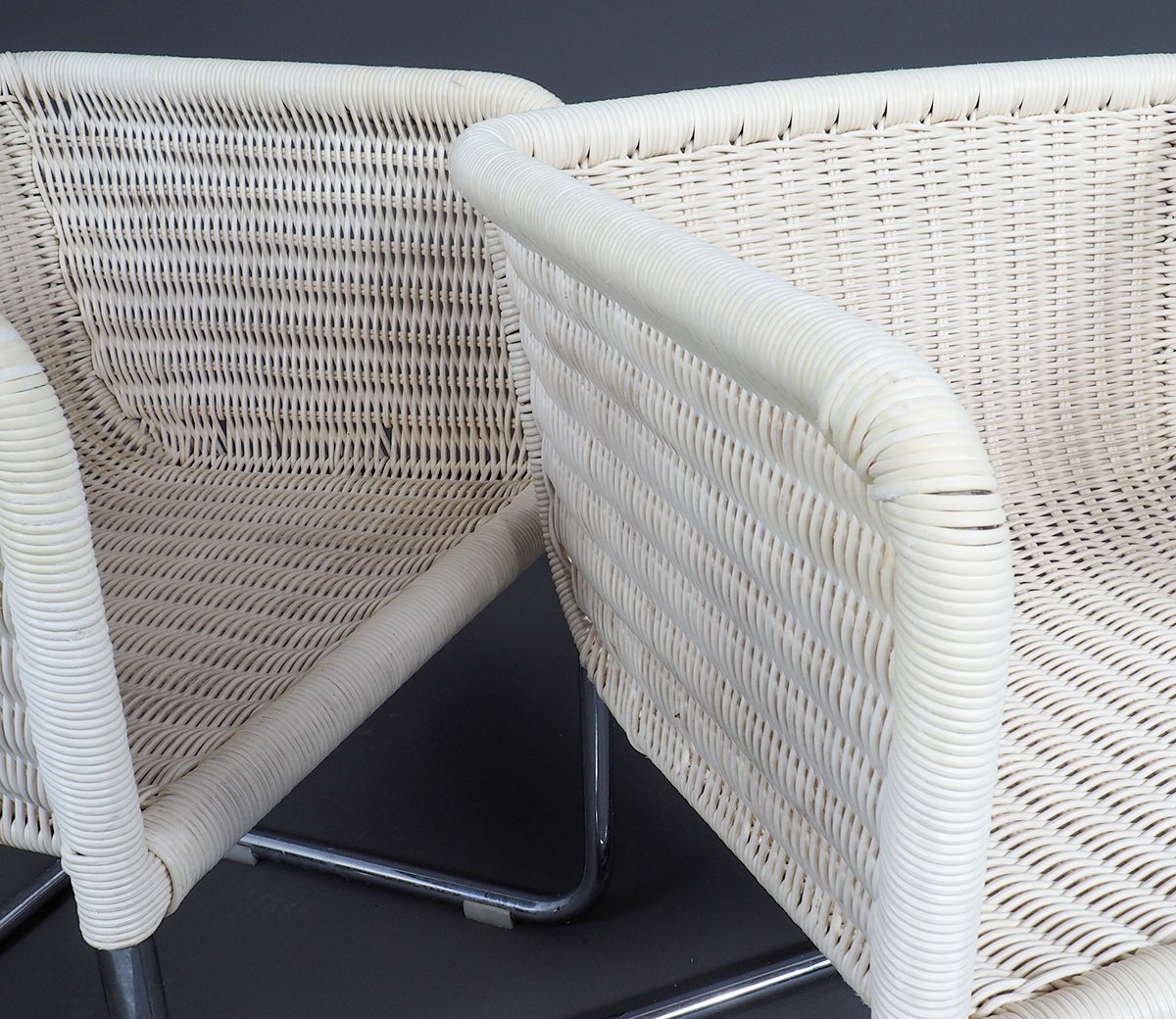 Tecta D43 White Cantilever Chairs, 1980s, Set of 4 for sale at Pamono