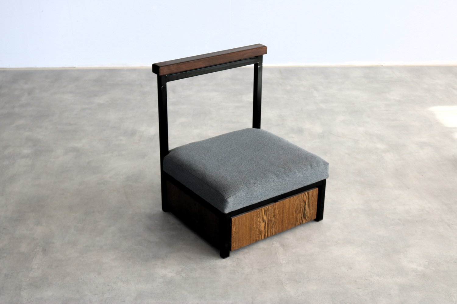 Vintage Prayer Chair, 1950s for sale at Pamono