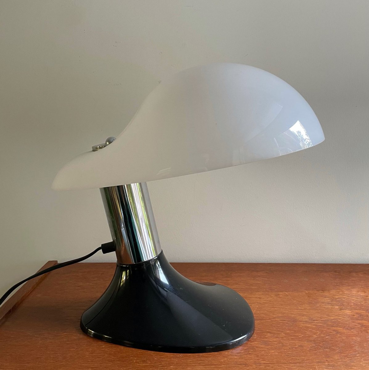 Model Cobra Table Lamp by Harvey Guzzini for Guzzini, 1960s for sale at ...