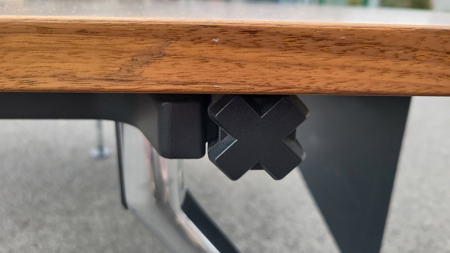 Model Nomos Desk with Modern Wood Top by Norman Foster for Vitra for ...