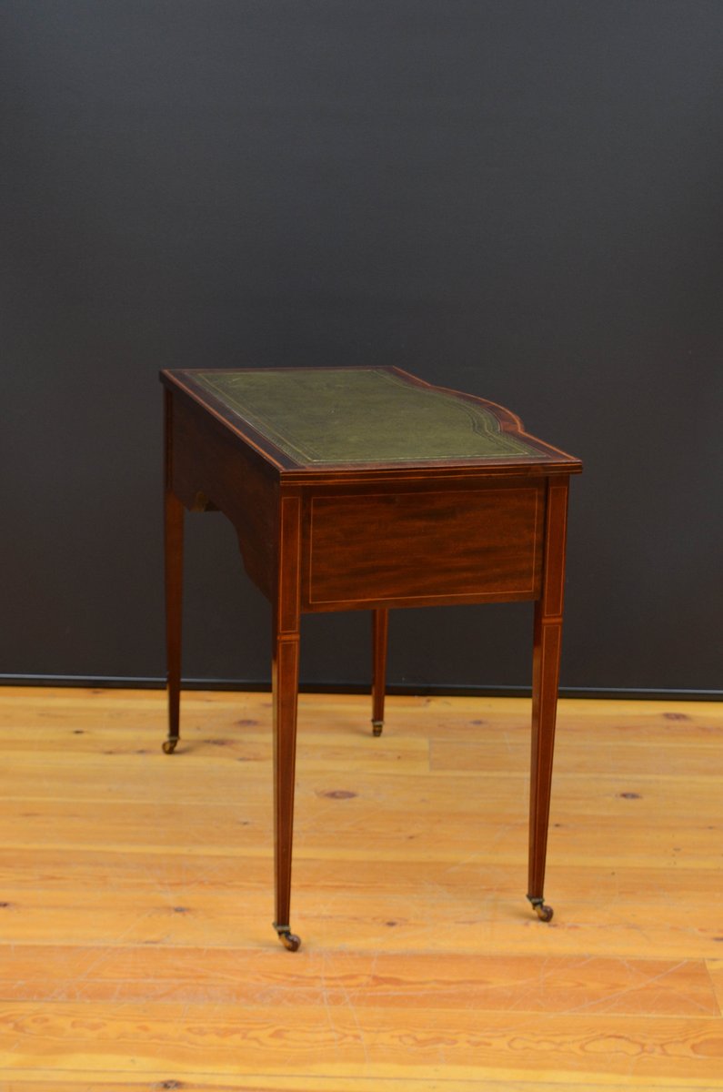 English Edwardian Mahogany Writing Table, 1900 for sale at Pamono