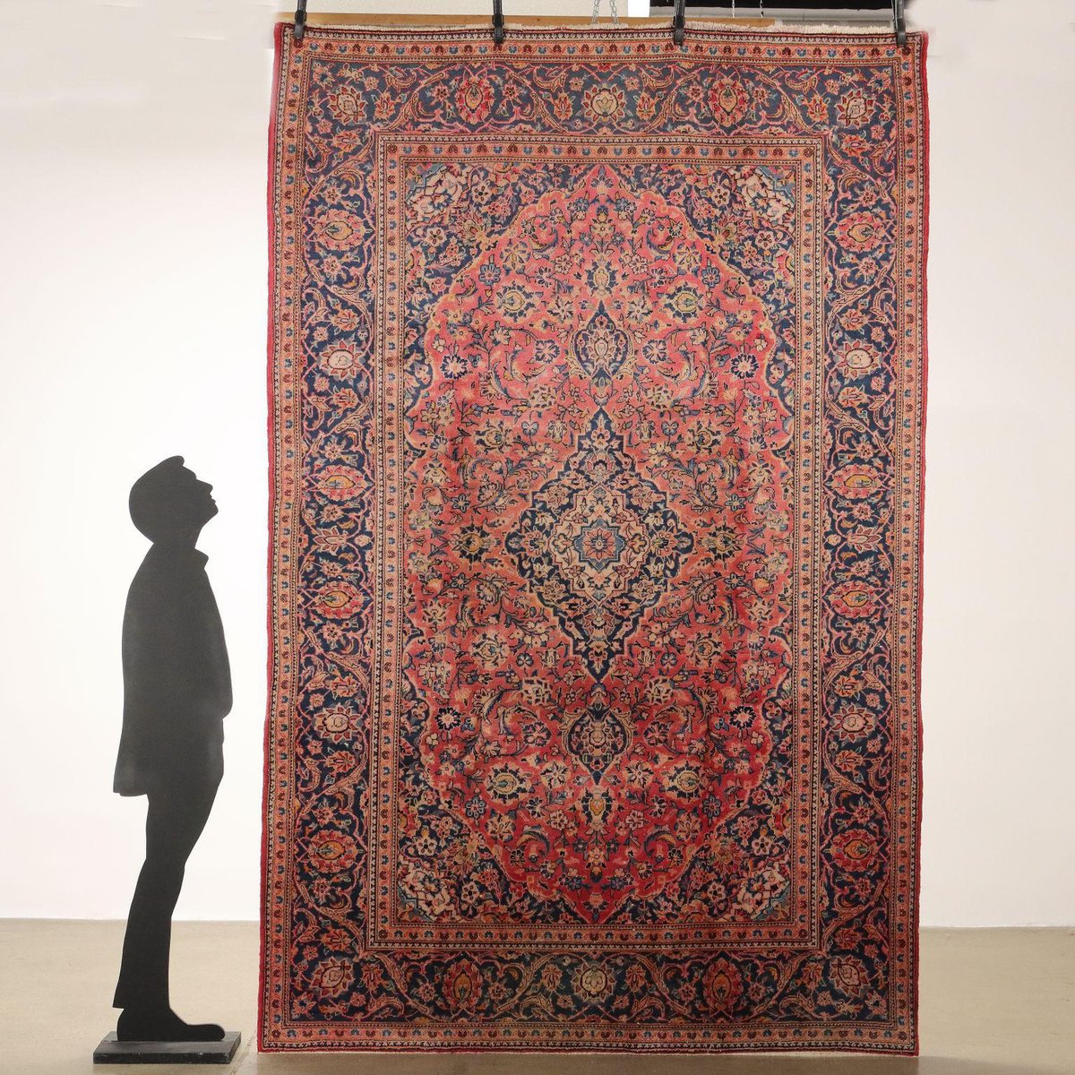 Antique Middle Eastern Keshan Rug for sale at Pamono