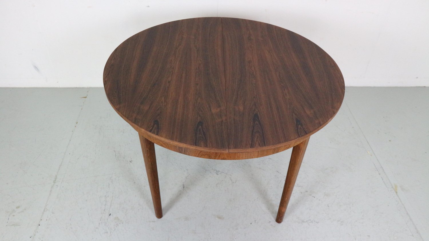 Scandinavian Modern Extendable Round Dining Table, Denmark, 1960s for ...