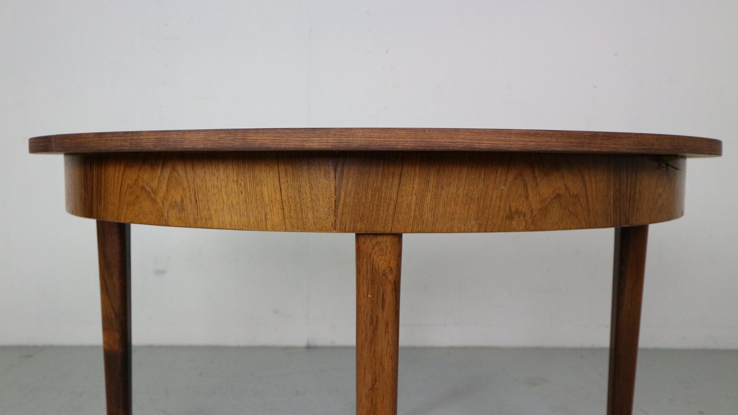 Scandinavian Modern Extendable Round Dining Table, Denmark, 1960s for ...