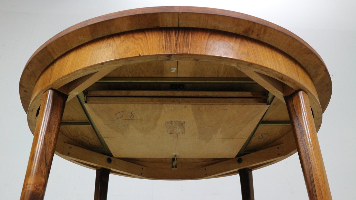 Scandinavian Modern Extendable Round Dining Table, Denmark, 1960s for ...