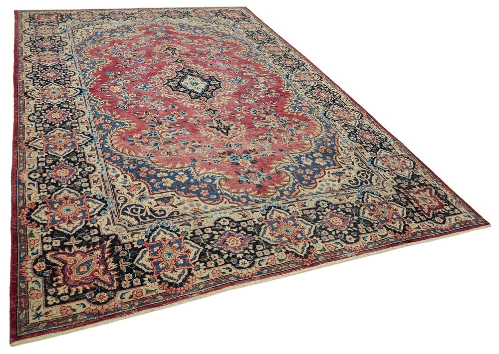 Vintage Middle Eastern Hand-Knotted Rug for sale at Pamono