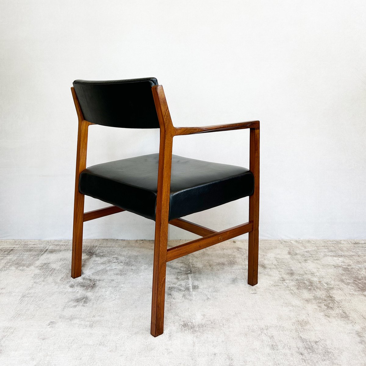 Mid-Century Teak Carver Chair by Alfred Cox for sale at Pamono