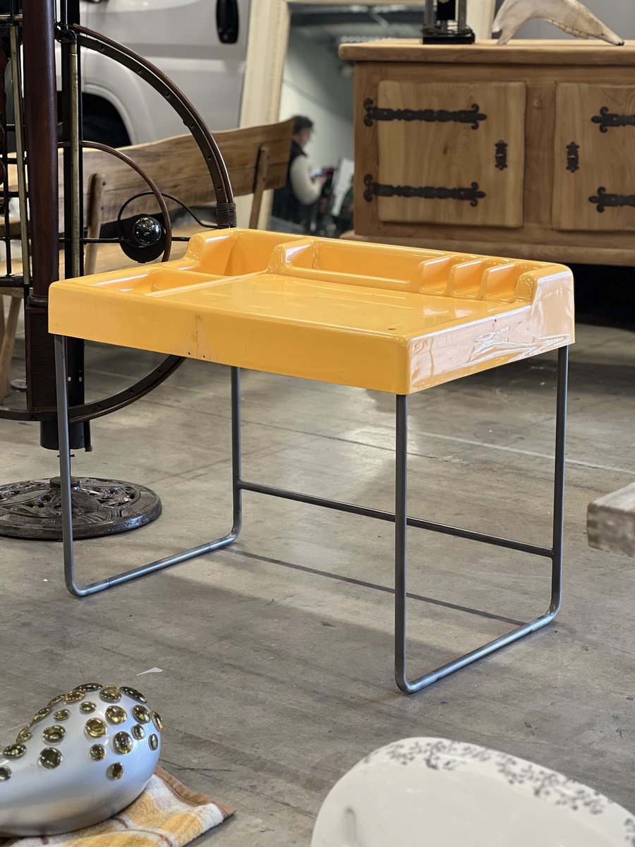 Molded Plastic Desk, 1970s for sale at Pamono