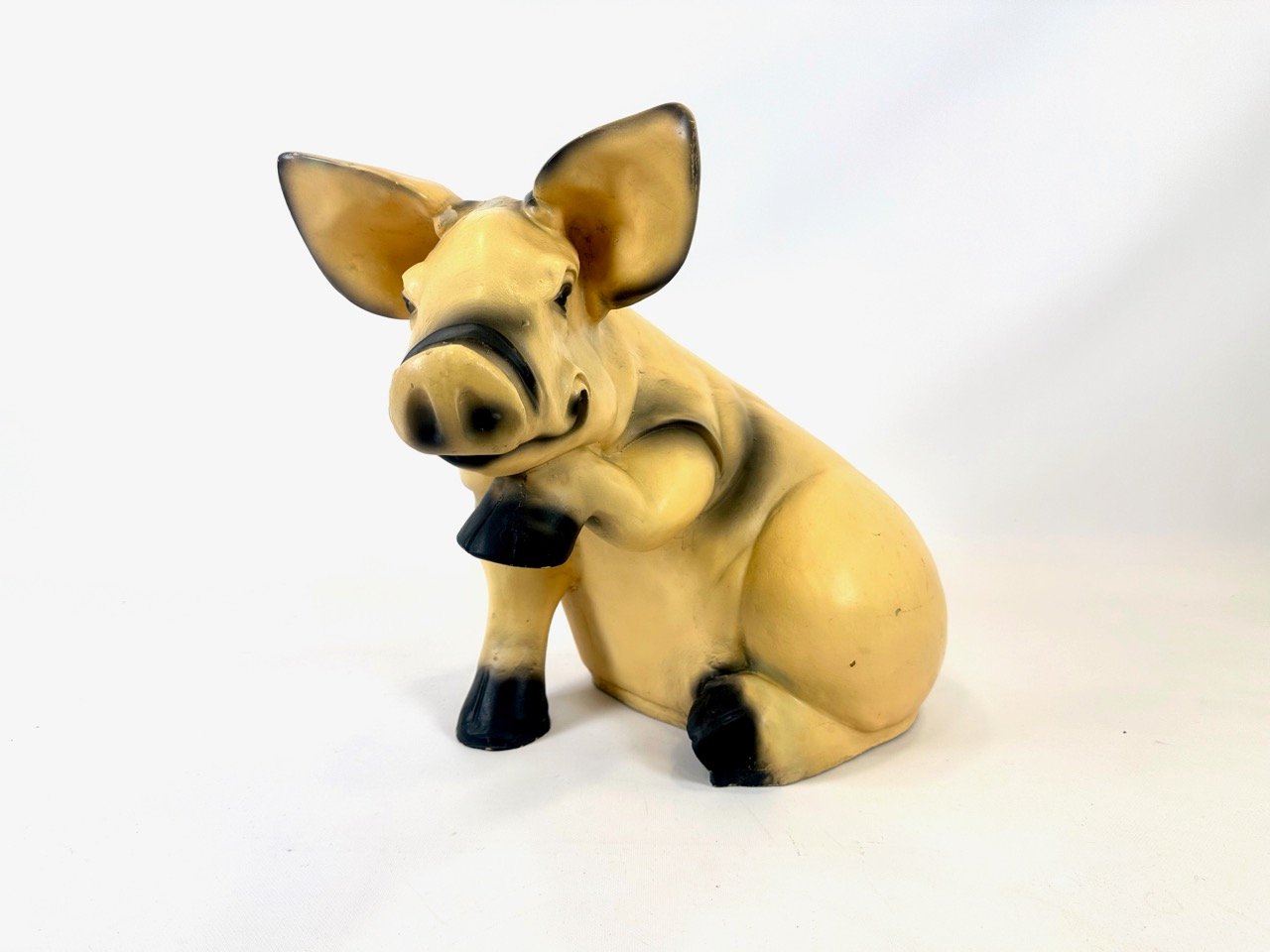 Large Vintage Resin Garden Pig Figure, 1980s for sale at Pamono