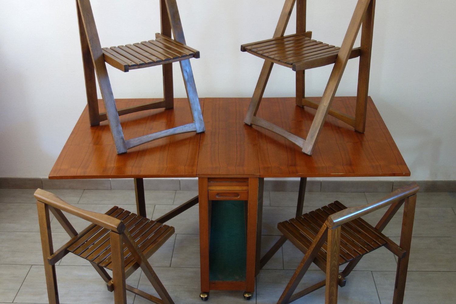 Drop-Leaf Table and Folding Chairs, 1960s, Set of 5 for sale at Pamono