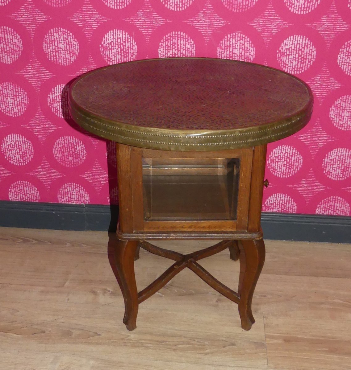 Art Deco Round Side Table in Brass, 1920s for sale at Pamono
