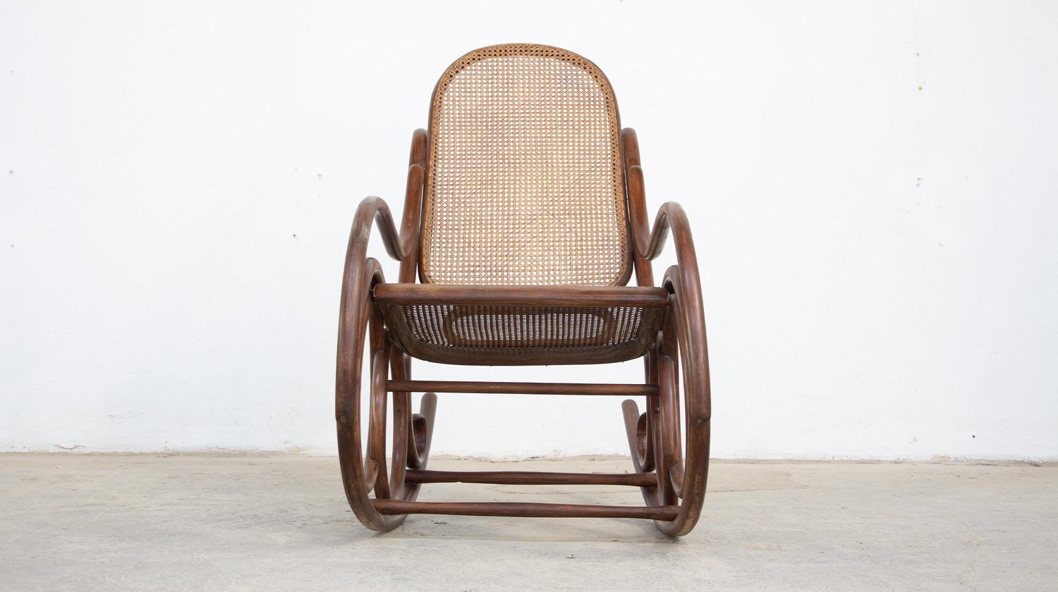 Rocking Chair from Thonet, 1920s for sale at Pamono