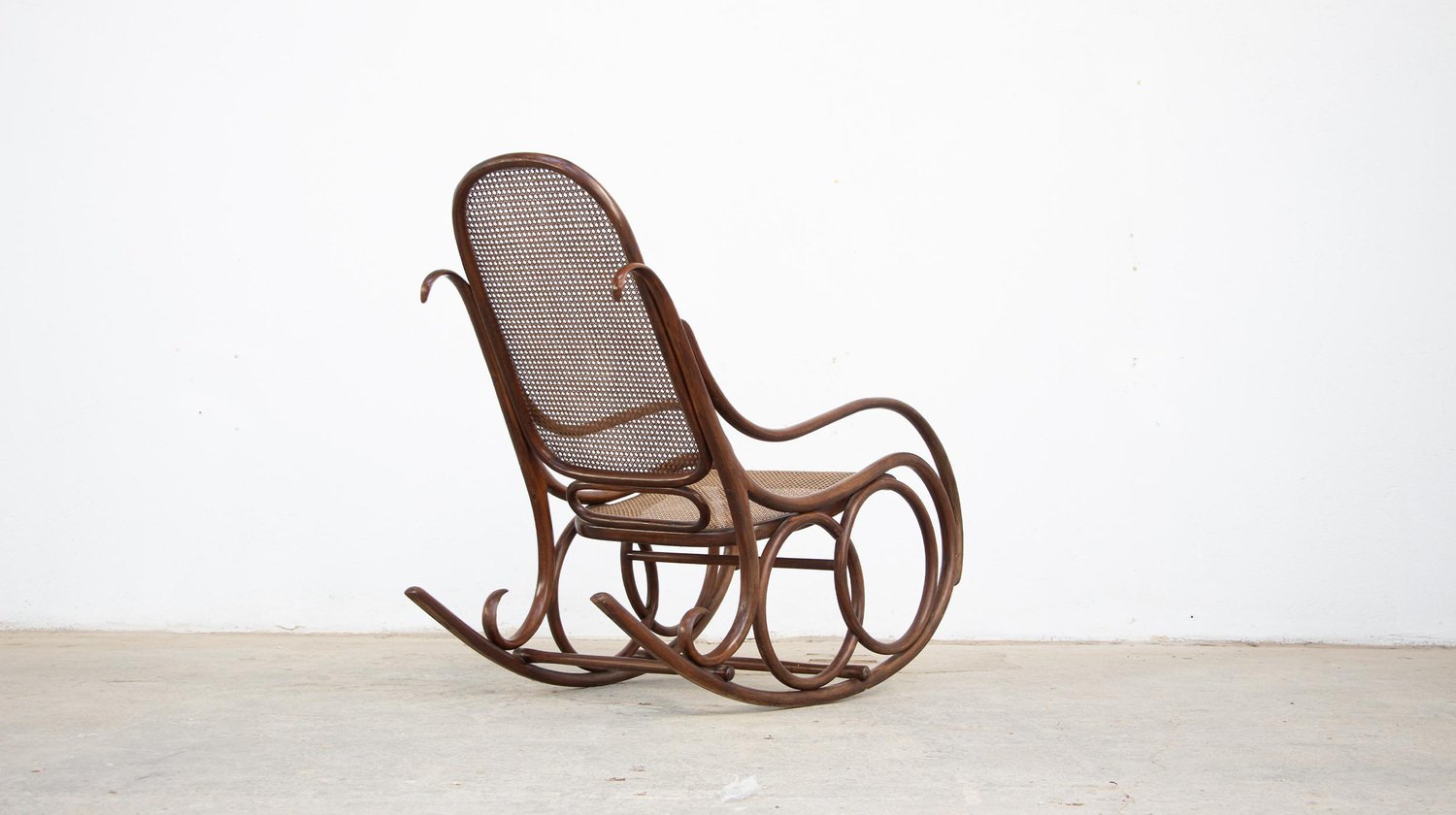 Rocking Chair from Thonet, 1920s for sale at Pamono