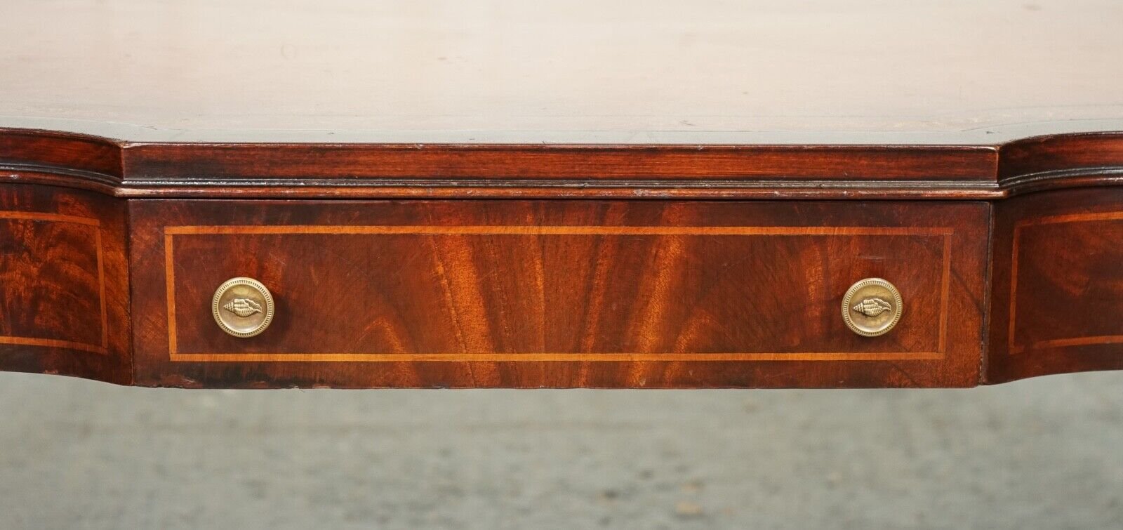 Vintage Heirloom Weiman Brown Leather Top Coffee Table for sale at Pamono