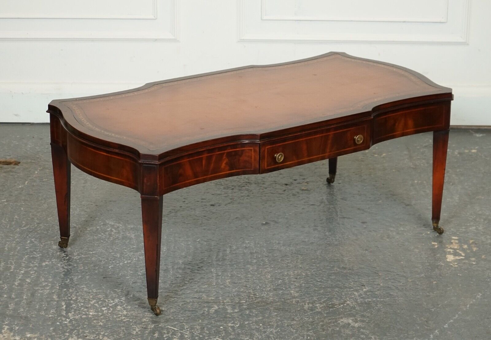 Vintage Heirloom Weiman Brown Leather Top Coffee Table for sale at Pamono