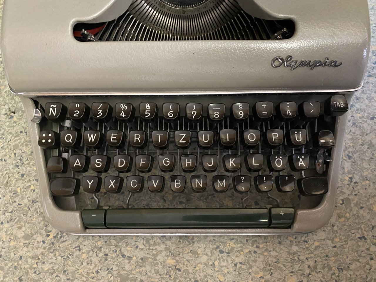 Vintage Model SM 4 Typewriter from Olympia, 1960s for sale at Pamono