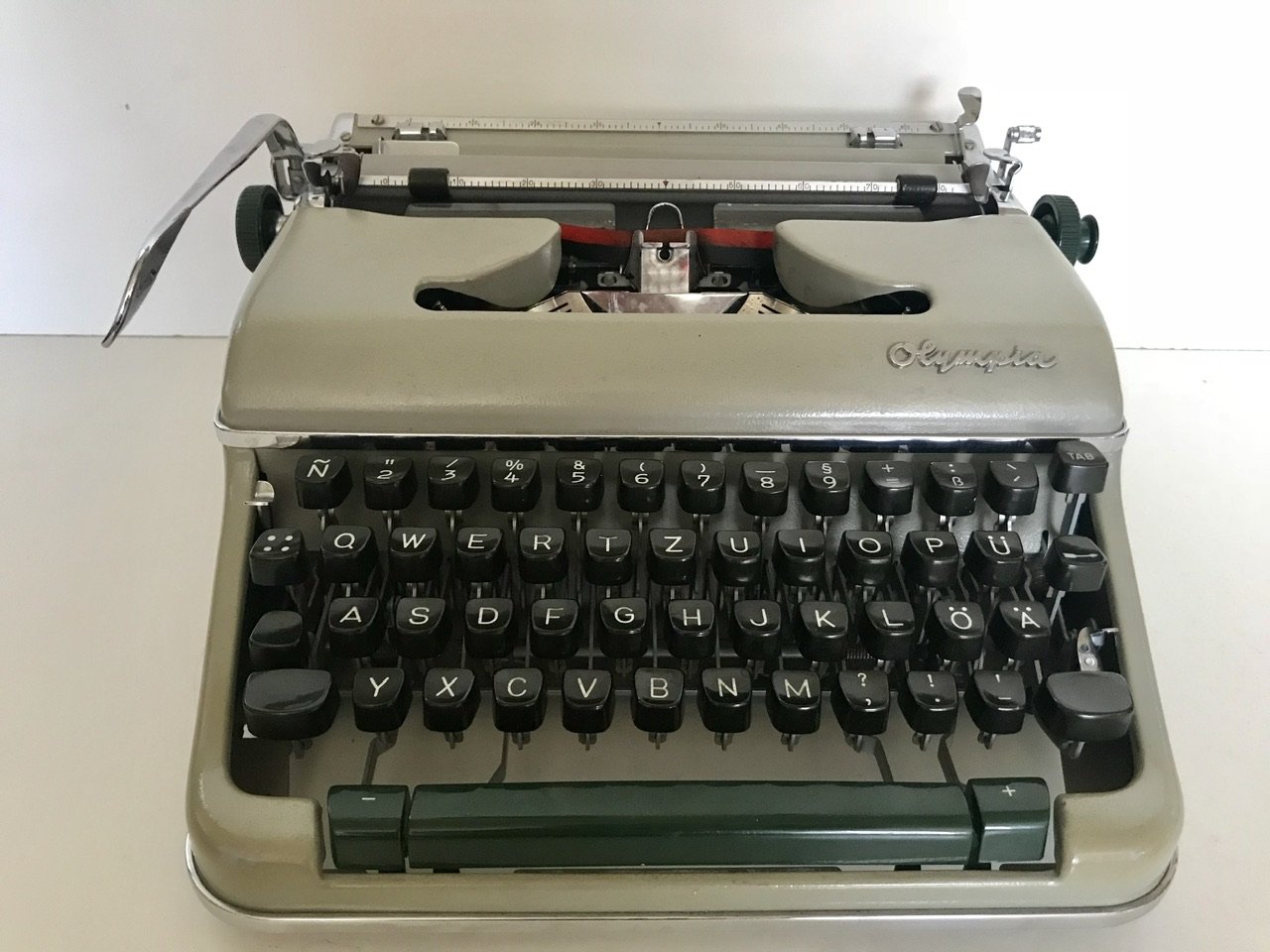 Vintage Model SM 4 Typewriter from Olympia, 1960s for sale at Pamono