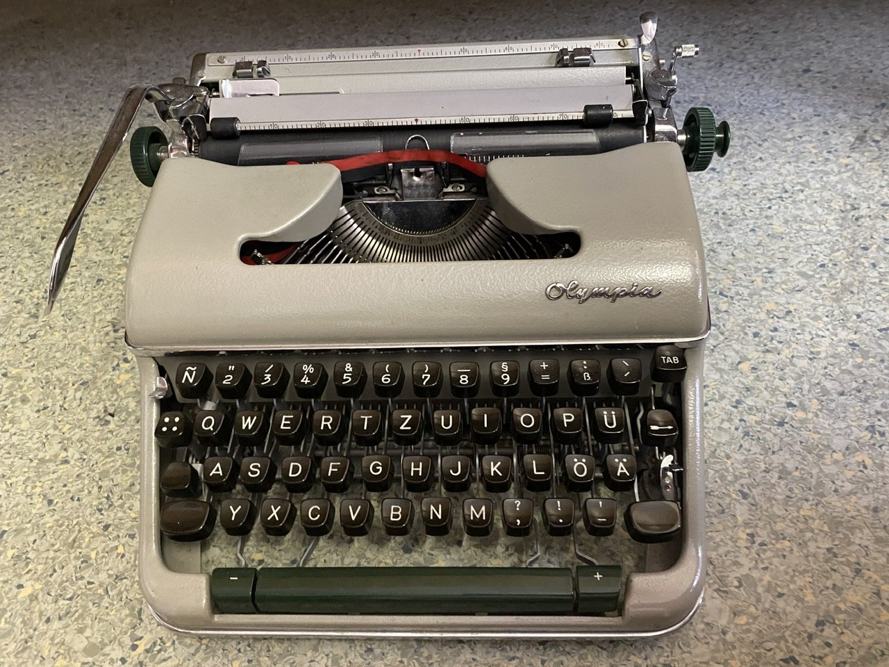 Vintage Model SM 4 Typewriter from Olympia, 1960s for sale at Pamono
