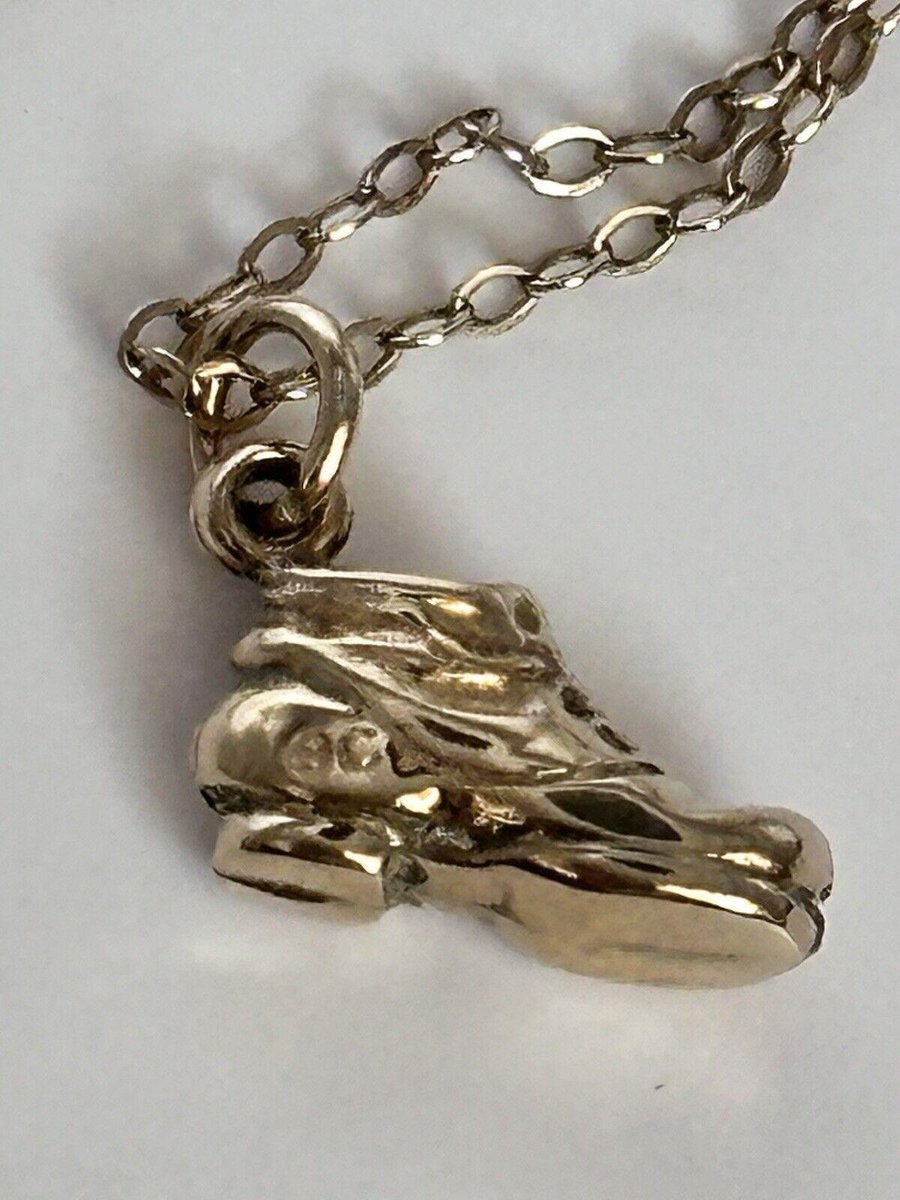 Vintage 9ct Gold Boot Pendant Necklace for sale at Pamono