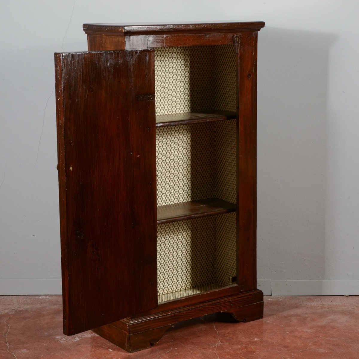 Small Antique Cabinet in Italian Fir, 1800s for sale at Pamono