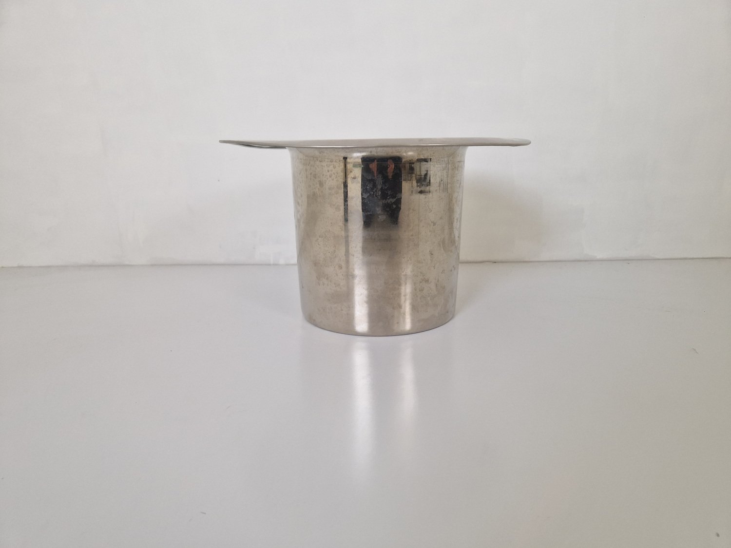 Art Deco Style Metal Top Hat Ice Bucket, 1980s for sale at Pamono