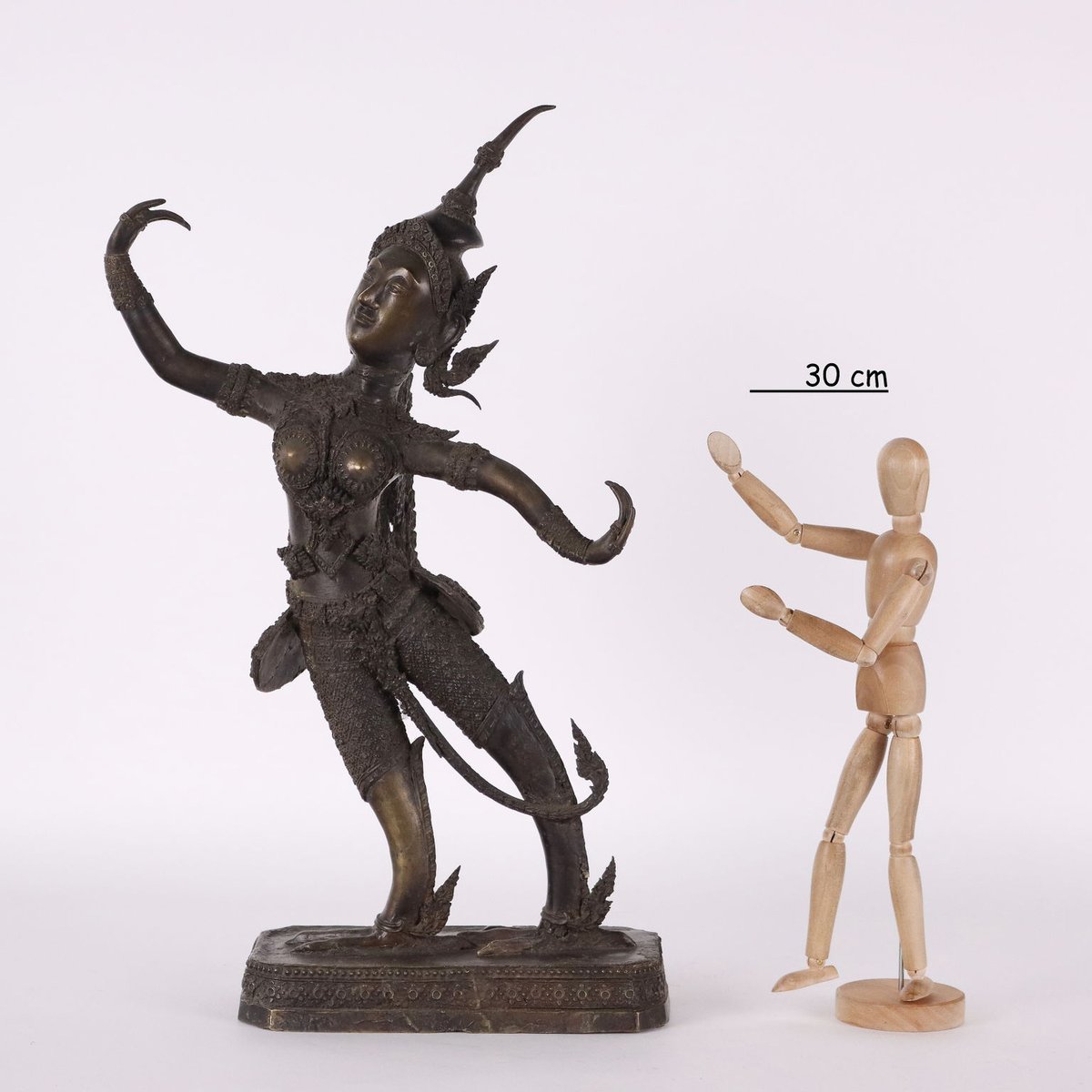 Bronze Figure of a Celestial Nymph Apsara for sale at Pamono