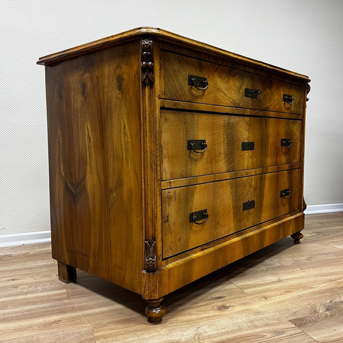 Antique Chest of Drawers in Walnut, 1830s for sale at Pamono